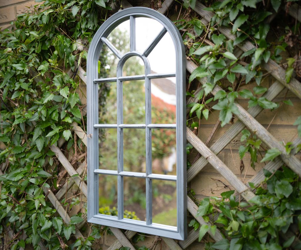 Outdoor mirror ideas: 5 expert ways to open up your yard | Homes and ...