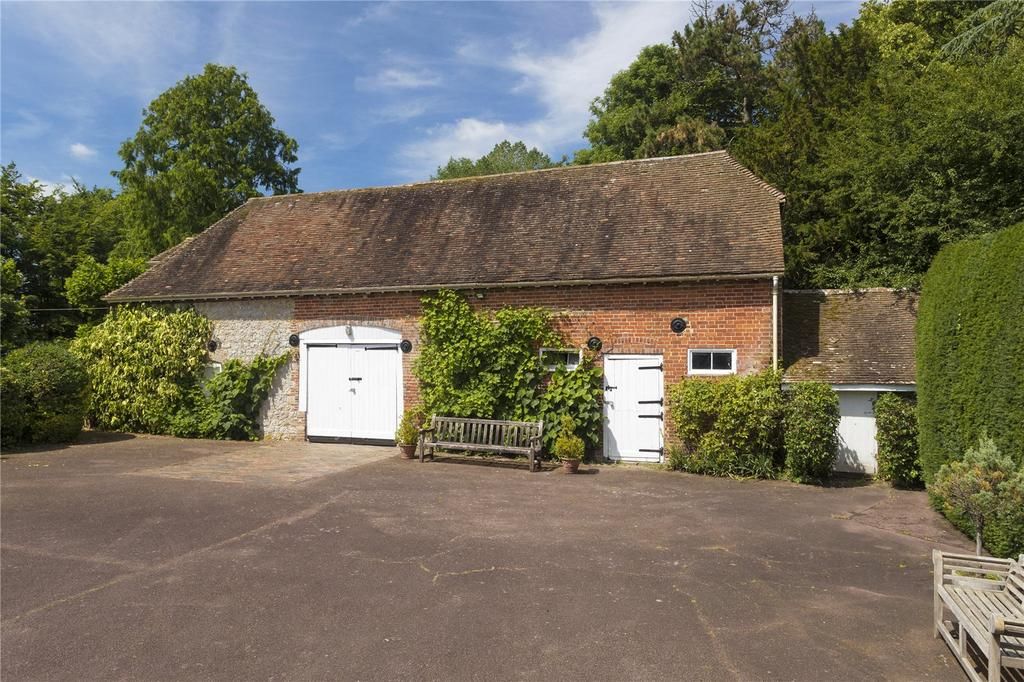 A superb Kent home that's 'the epitome of Queen Anne elegance ...