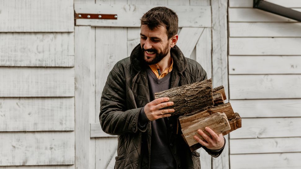 How to light a fire: our step-by-step guide | Advnture