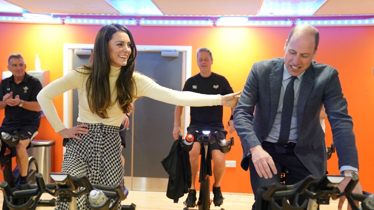 Kate Middleton thrashes William in sporty bike challenge | Woman & Home