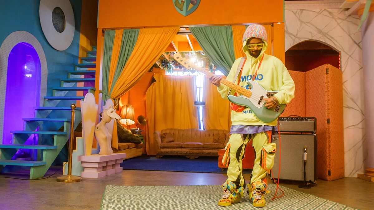 MonoNeon talks new Fender American Professional II basses and how ...