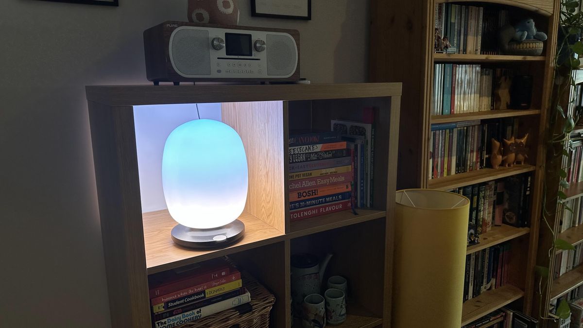 SkyView 2 is the perfect dorm room lamp for improved sleep and work ...