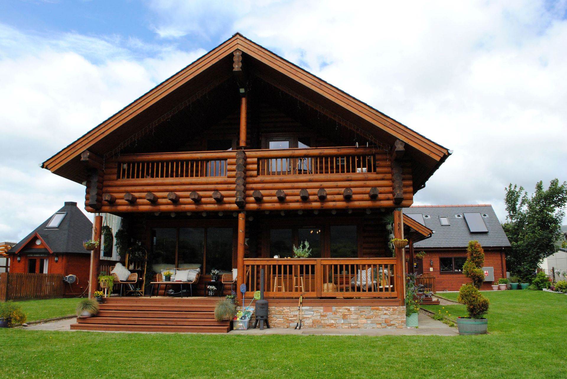 Scottish man builds Swiss-style ski chalet home in the Highlands ...