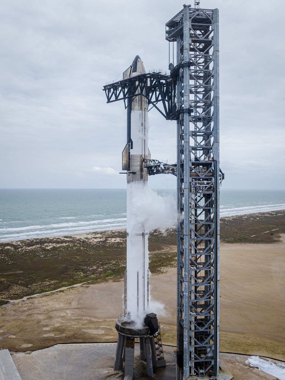 See photos from fueling test of SpaceX's 1st orbital Starship | Space
