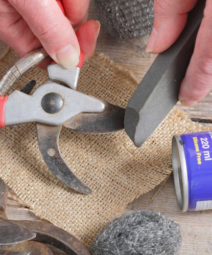 How to clean garden tools and keep them in perfect condition | Gardeningetc