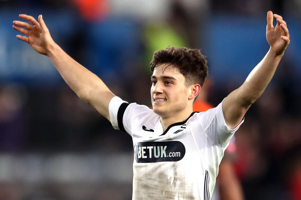 Manchester United set to sign Swansea winger Daniel James | FourFourTwo