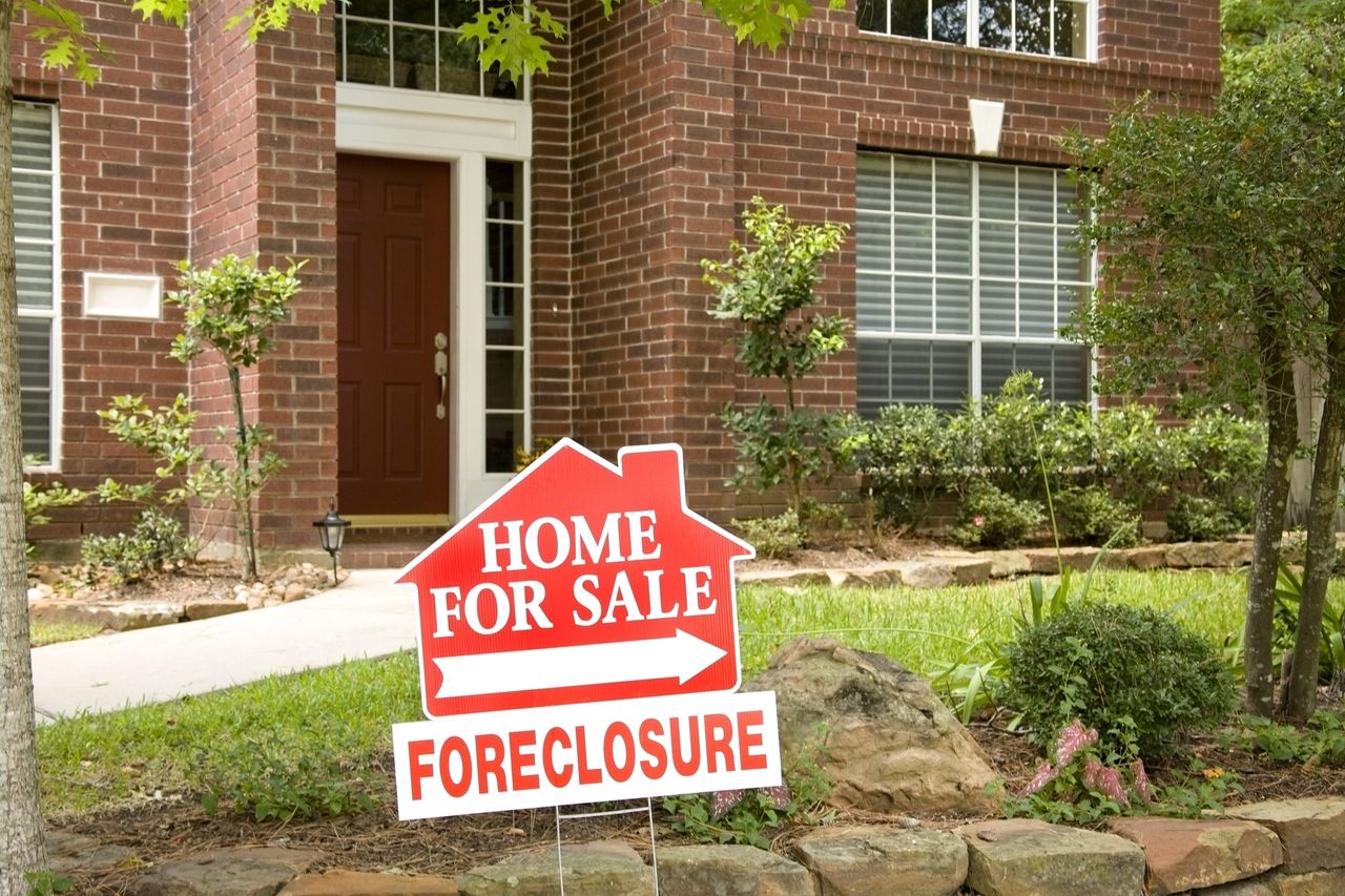 How to Find Foreclosed Homes: Best Foreclosure Listings Sites | Kiplinger