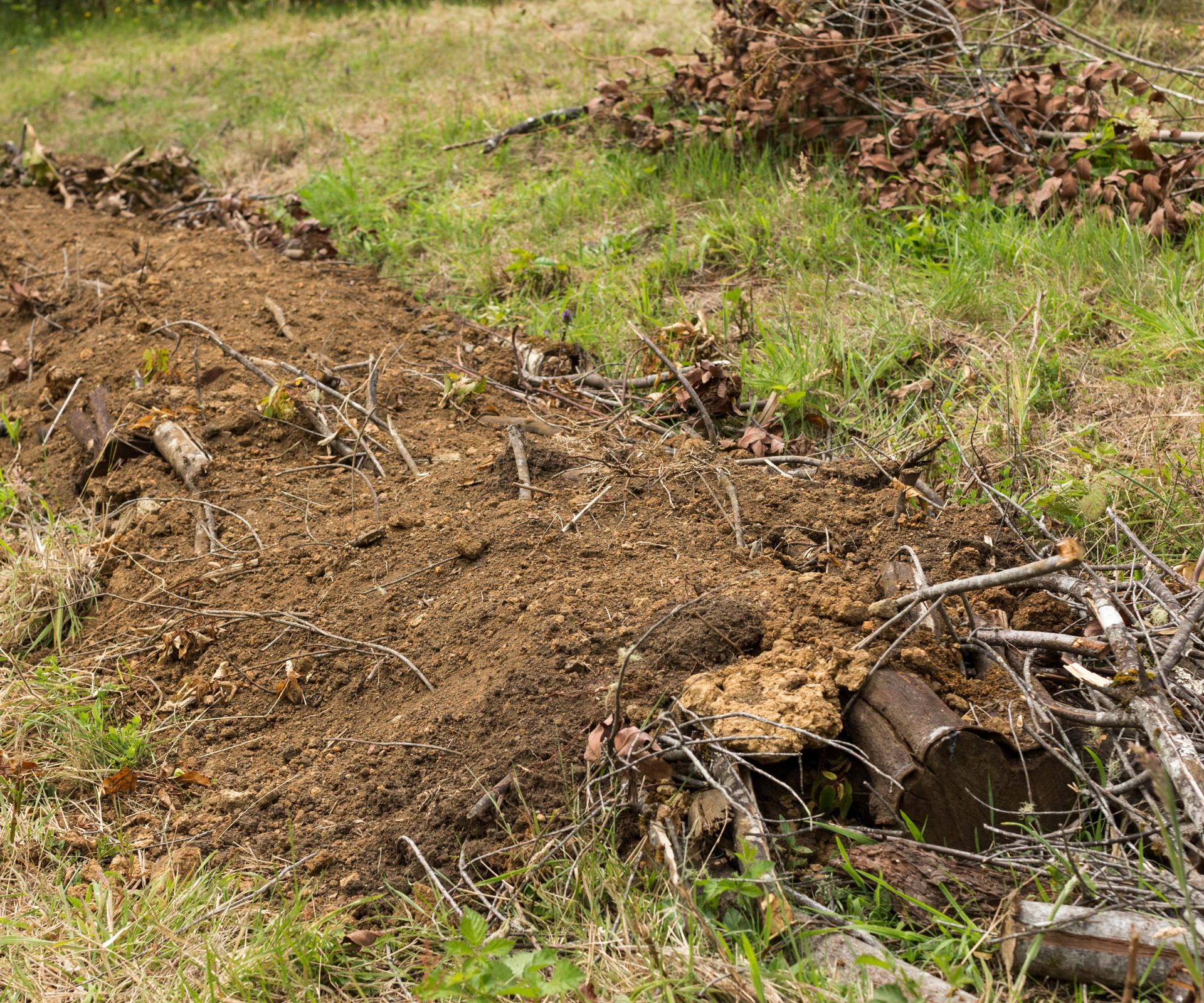 What is hugelkultur gardening: organic raised bed gardening | Homes and ...