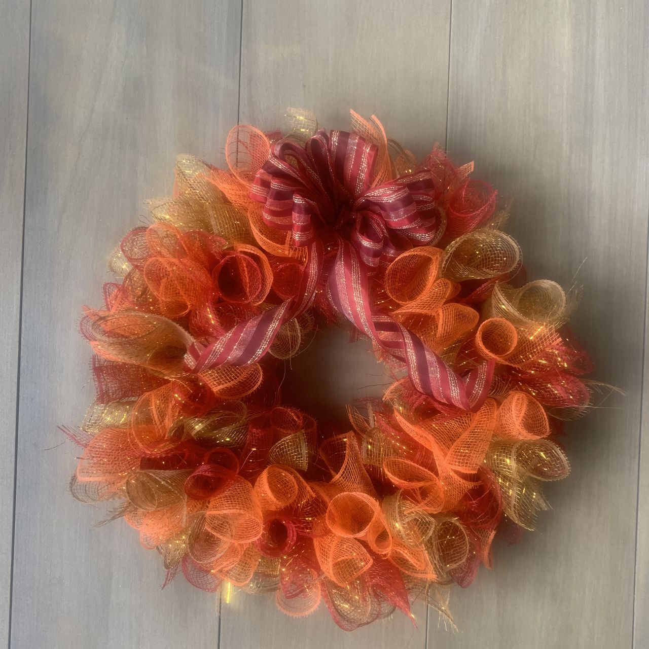 How to make a wreath with mesh: 8 easy steps for beginners | Homes and ...