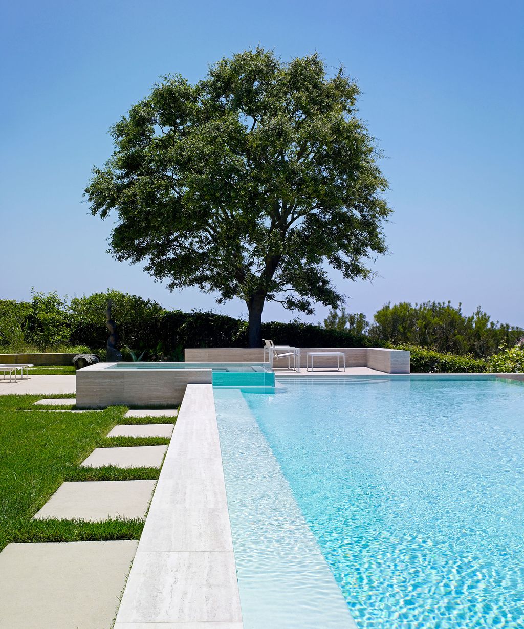 Best way to clean pool tiles: remove scum, algae and calcium | Homes ...