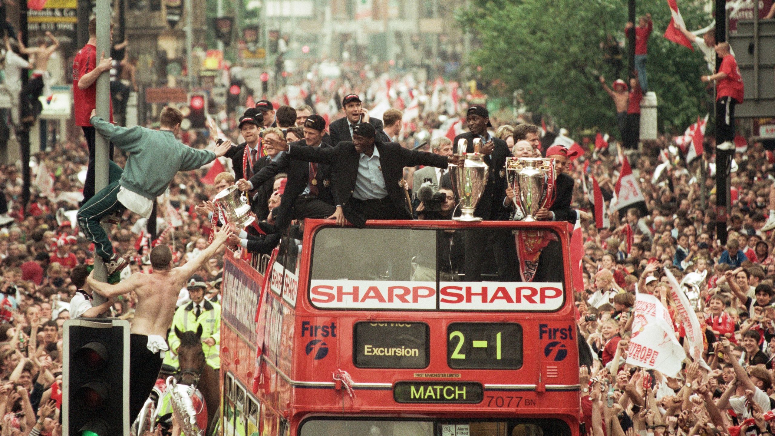 How to watch ‘99’ online — stream Man United 1999 Treble movie from ...