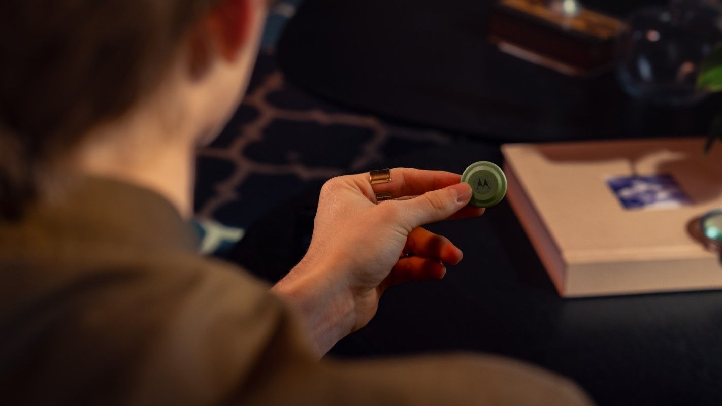 The new Moto Tag joins Google's Find My Device as a do-it-all tracker ...