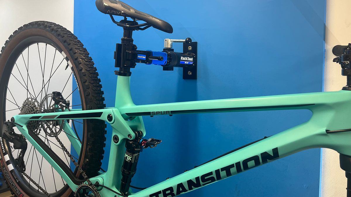 Park Tool PRS-4W-2 Deluxe Wall Mount Repair Stand review | Bike Perfect