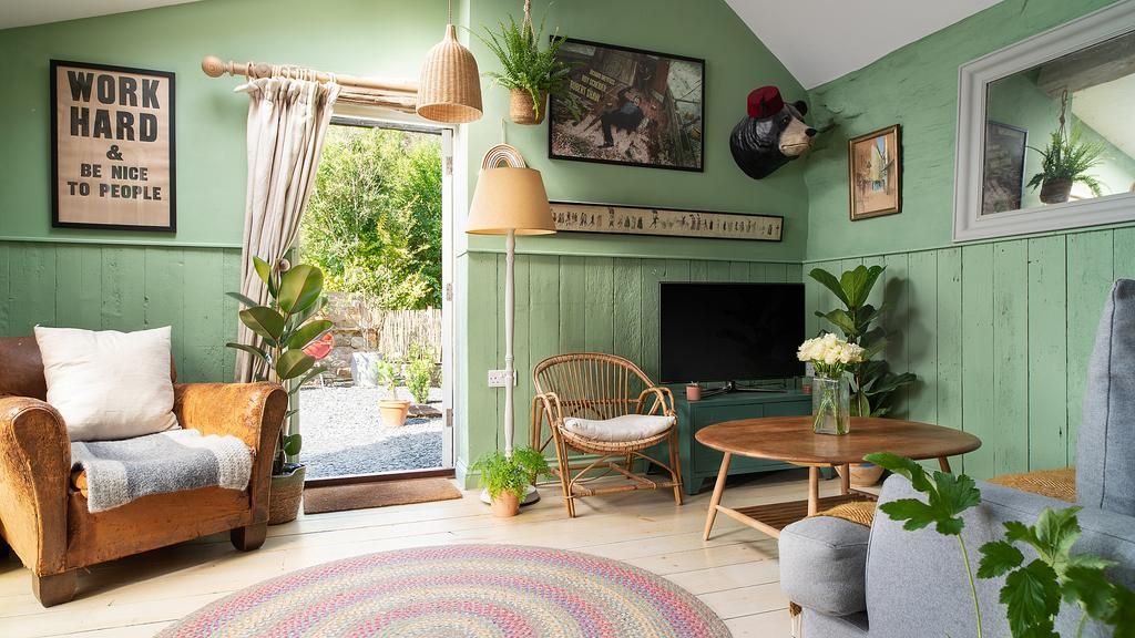 An irresistibly cute and compact cottage near Padstow that lets you ...