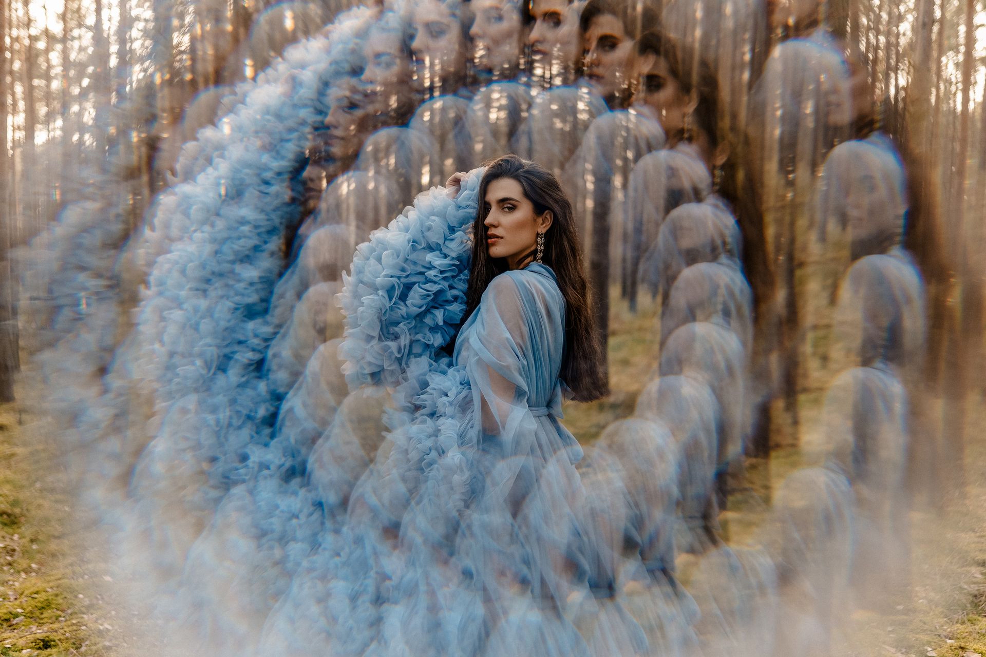 Play with prisms to get this psychedelic effect in you portrait photos ...
