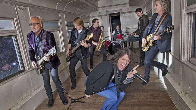 Original Foreigner members reunite for 40th anniversary shows | Louder