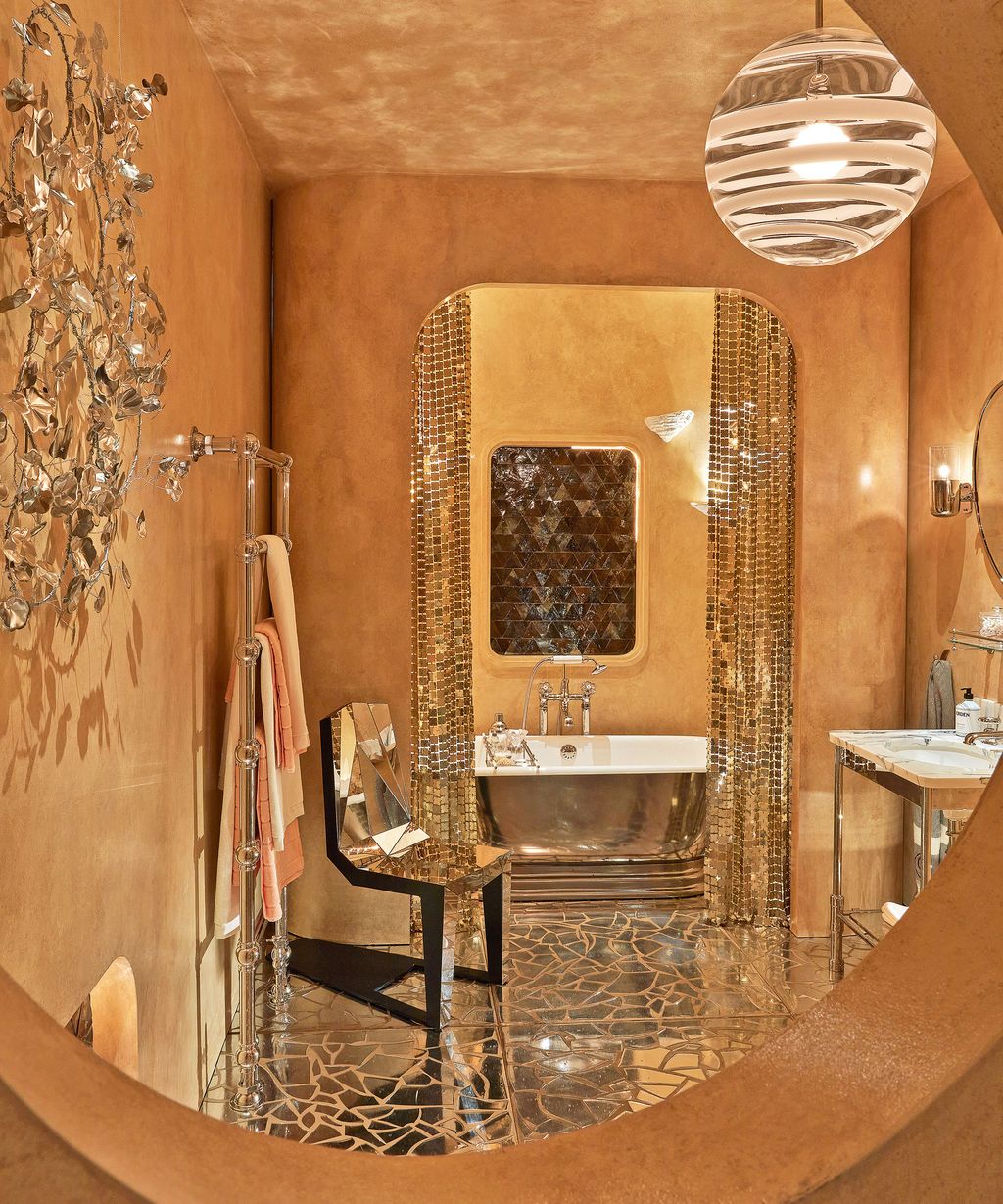 Decorating with gold: 5 ways to give your home the Midas touch | Homes ...