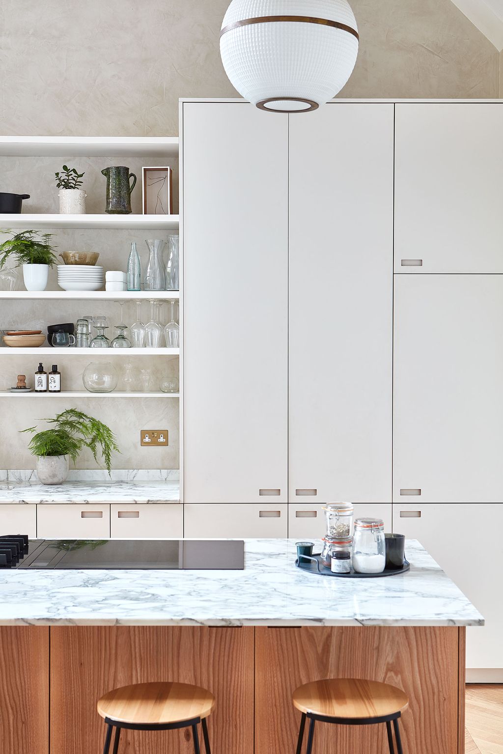 The One Touch Decluttering Rule, Explained | Livingetc