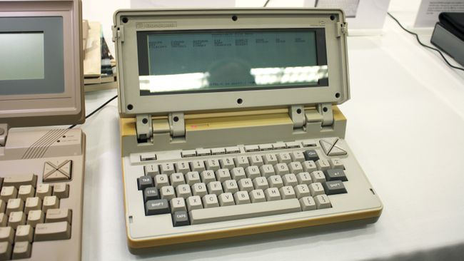 Photos show how 15 PCs shaped the way we think about laptops today ...