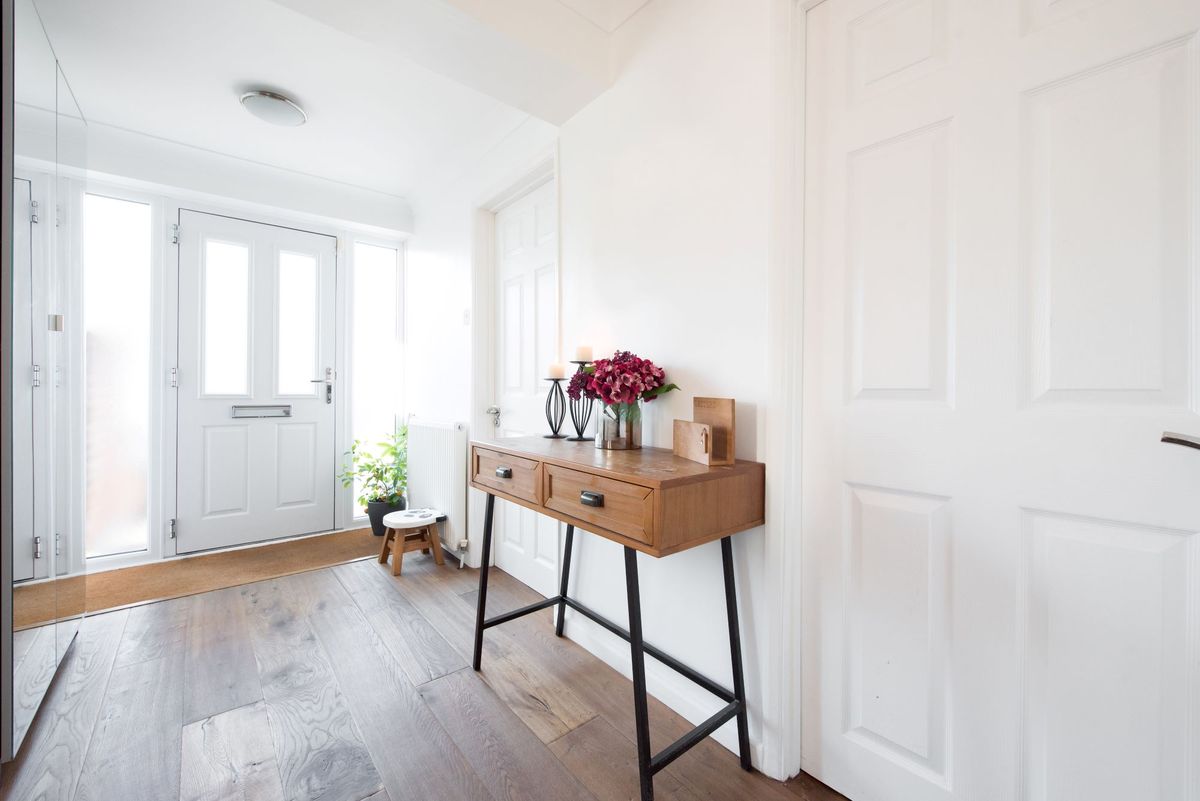 Modern hallway ideas by architects and interior designers | Homebuilding