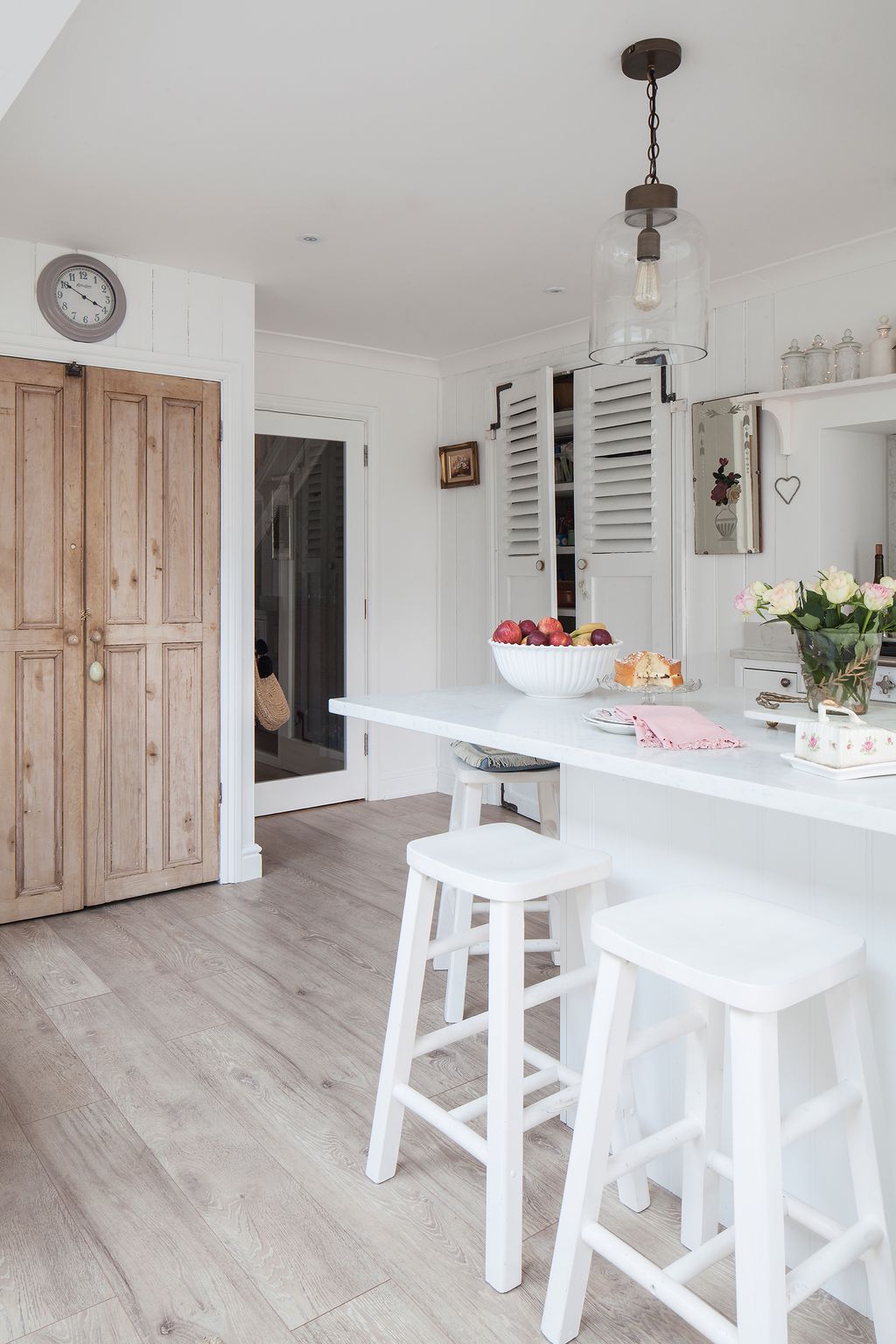 Choosing white paint for a traditional kitchen | Homes and Gardens