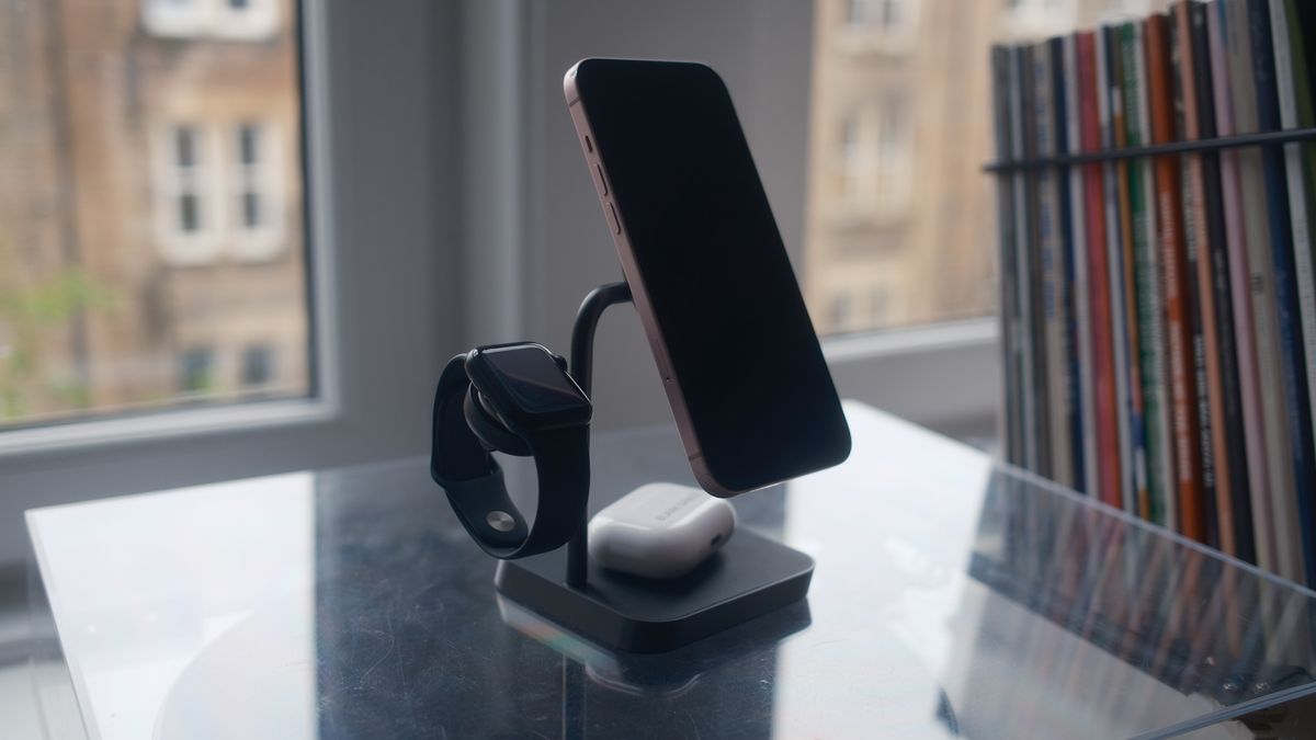 The Zens Office Charger Pro 3 is a well-made MagSafe charging stand ...