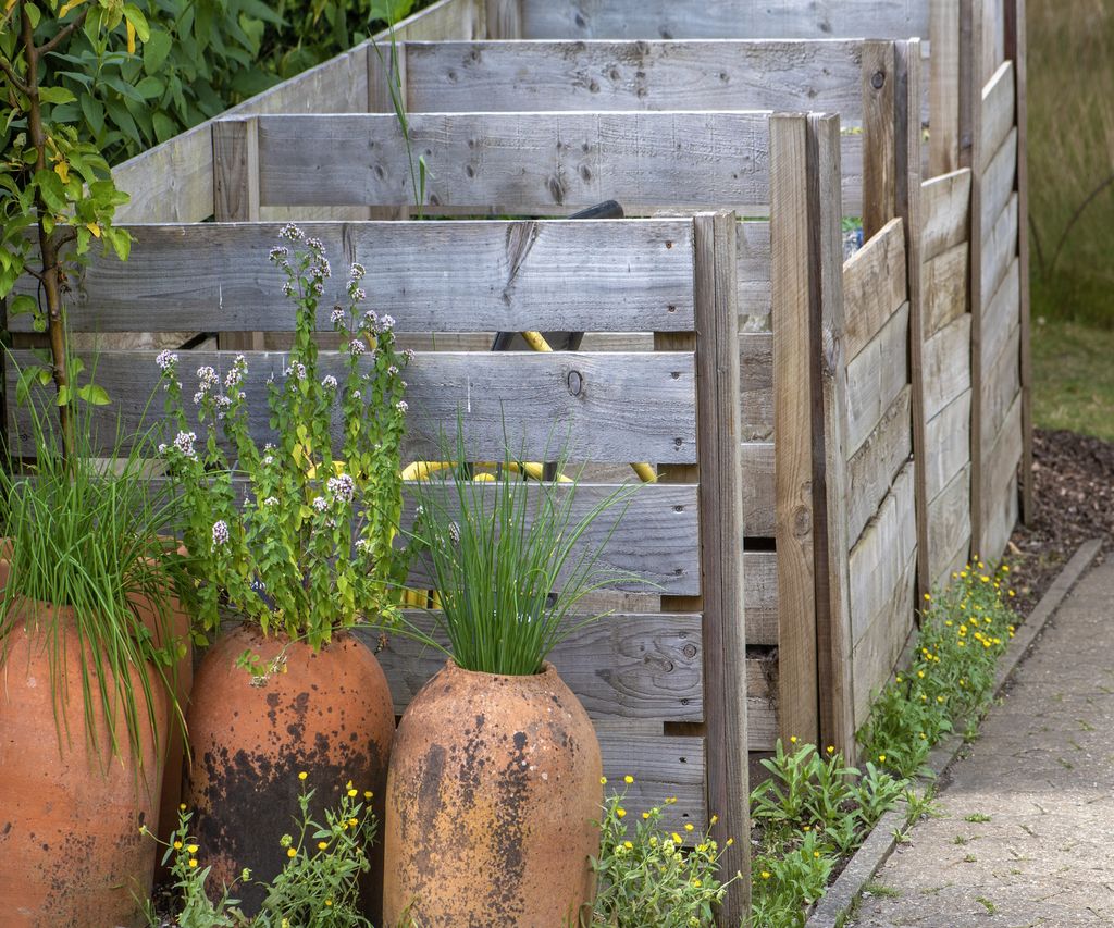 Guide to hot composting – expert advice on how to make it | Homes and ...