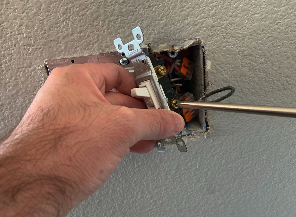 How to install a HomeKit enabled smart light switch | iMore