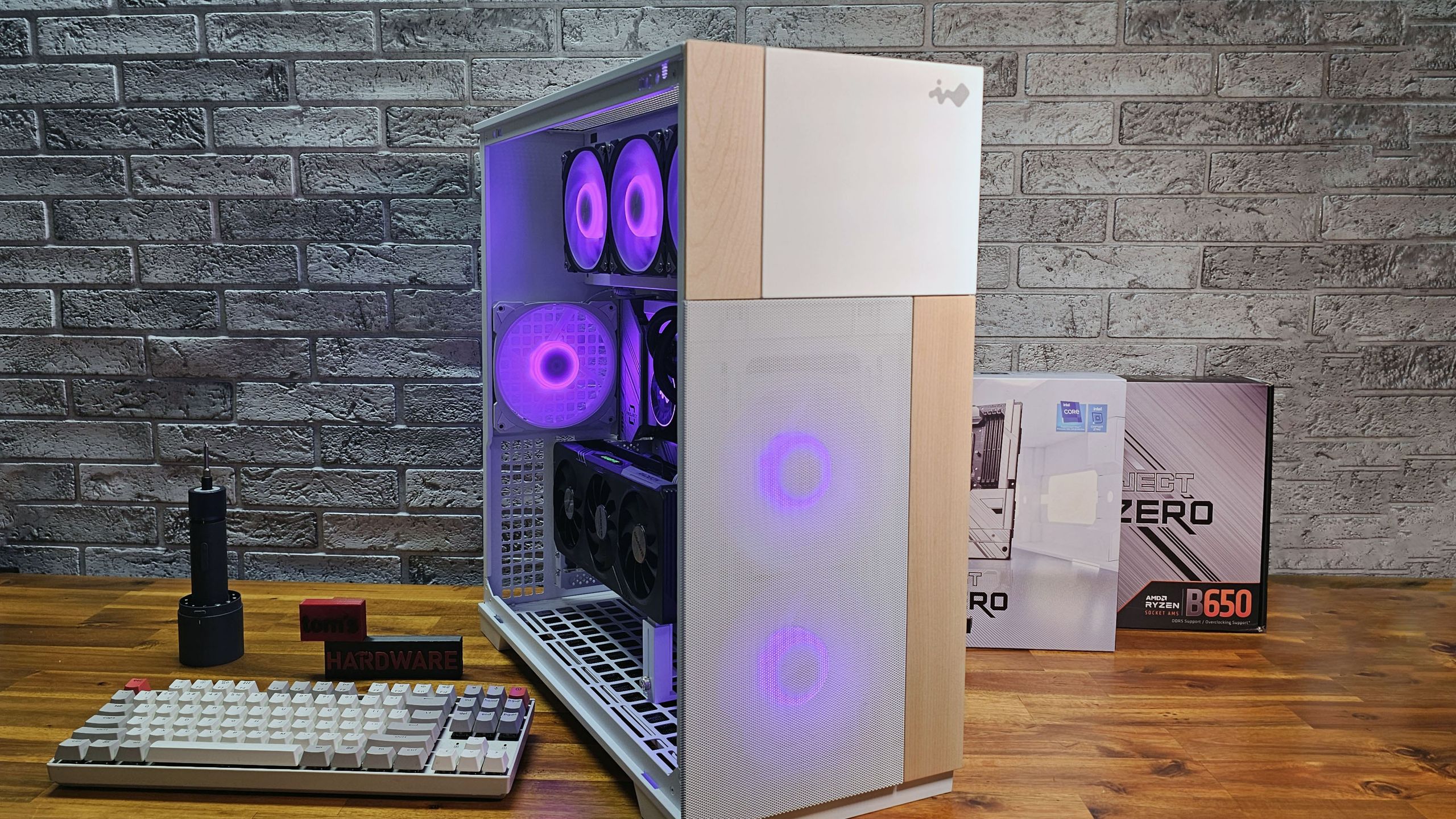Hands-on with InWin's F5 PC Case: Back-connector motherboard support ...