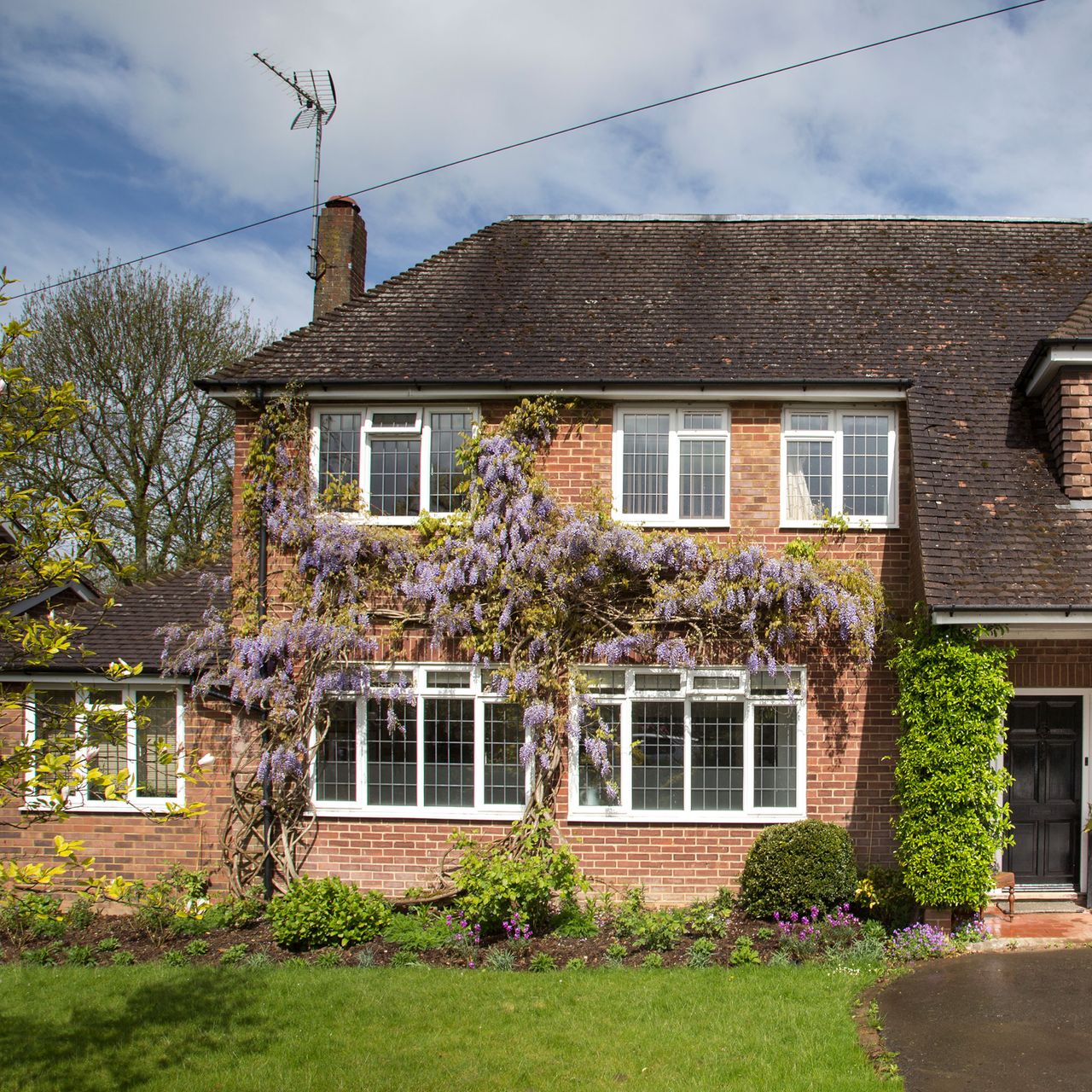 Cottage garden ideas to create the most charming outdoor space | Ideal Home