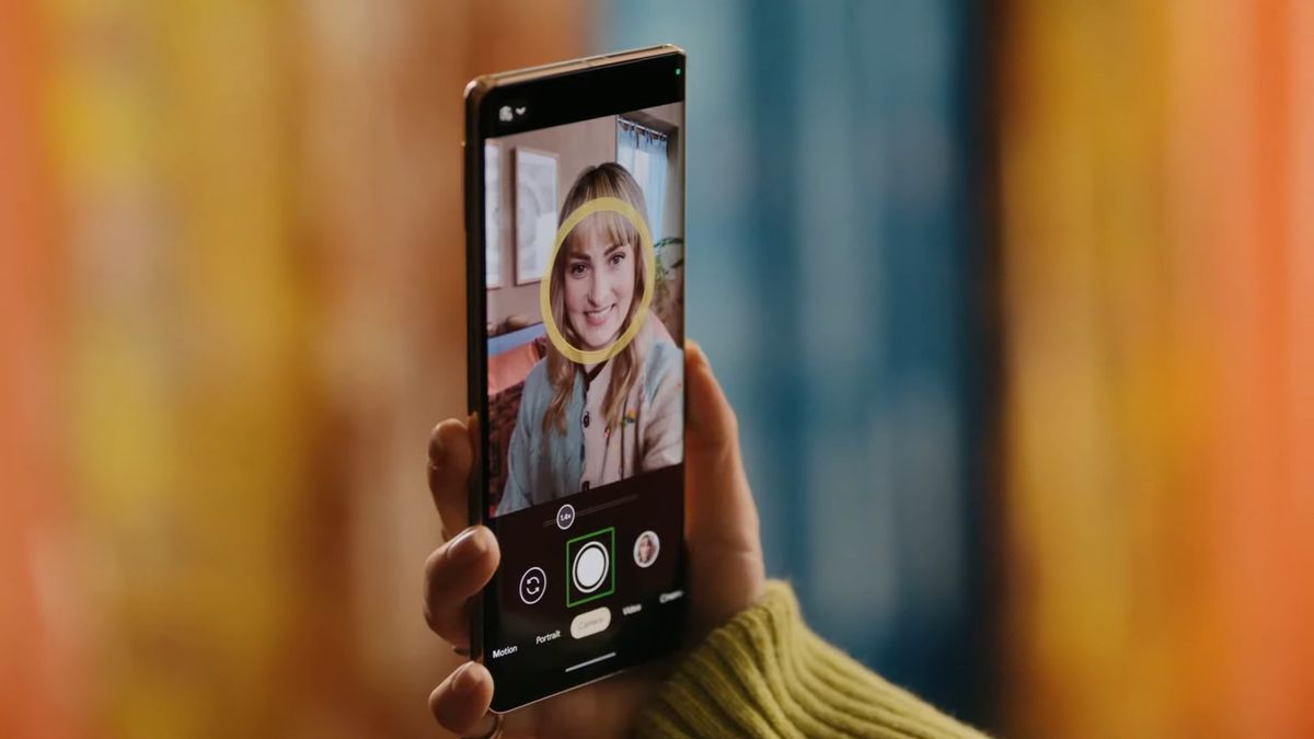 Apple vs Google: Hardware and software face off in the ultimate phone ...