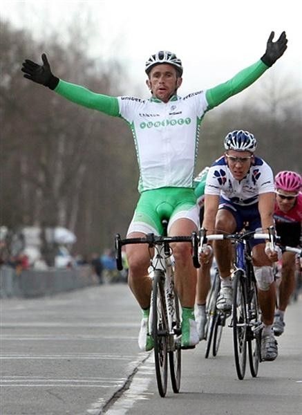 Casper flies the Unibet.com name in GP Samyn | Cyclingnews