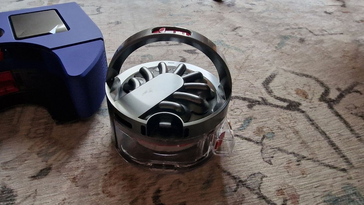 Dyson 360 Vis Nav review: one of the most user-friendly robot vacuums ...