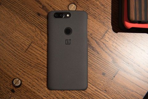 Here are all the official OnePlus 5T cases | Android Central