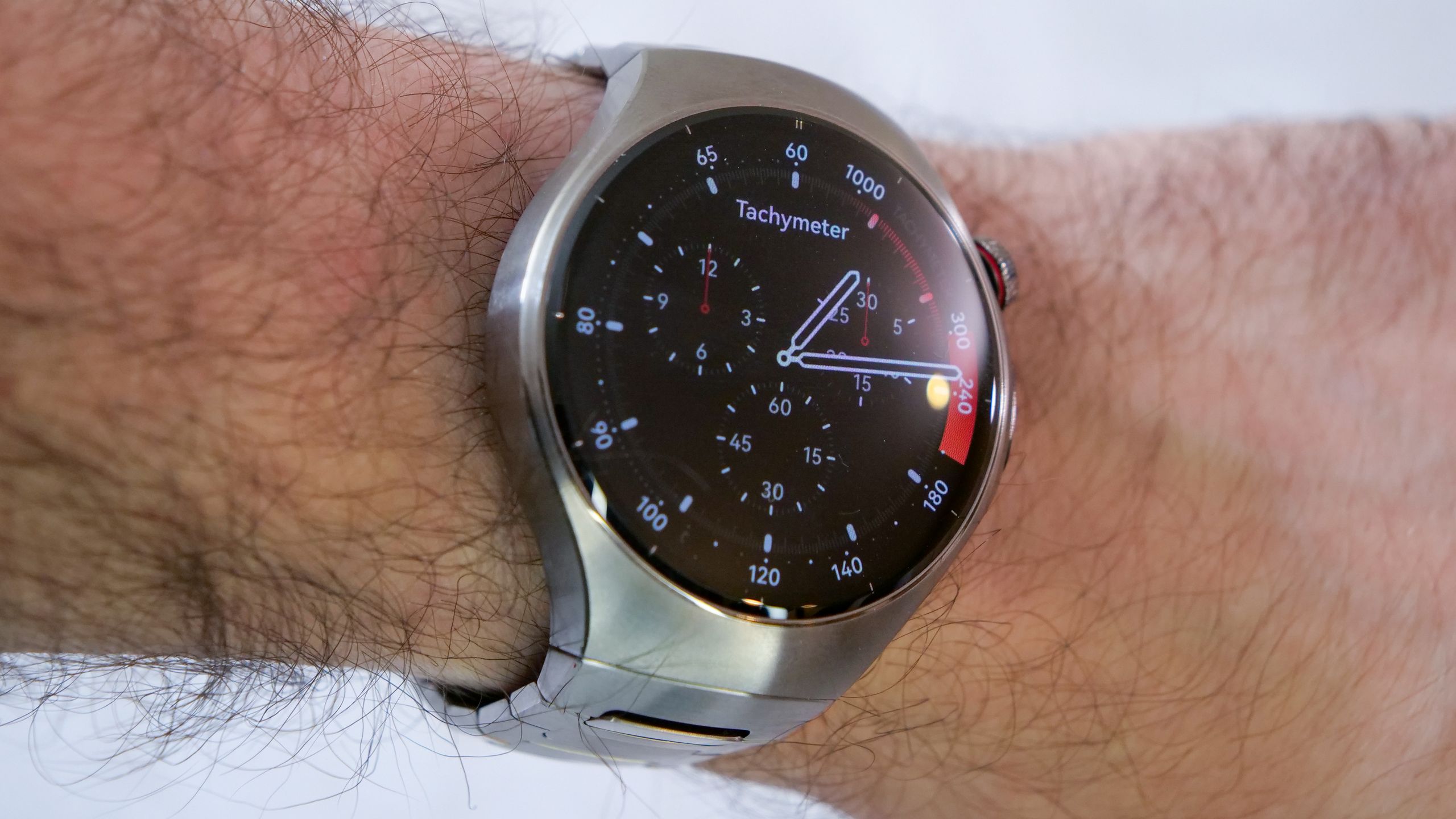 The Huawei Watch 5 looks so good, I almost don't care that it struggles ...