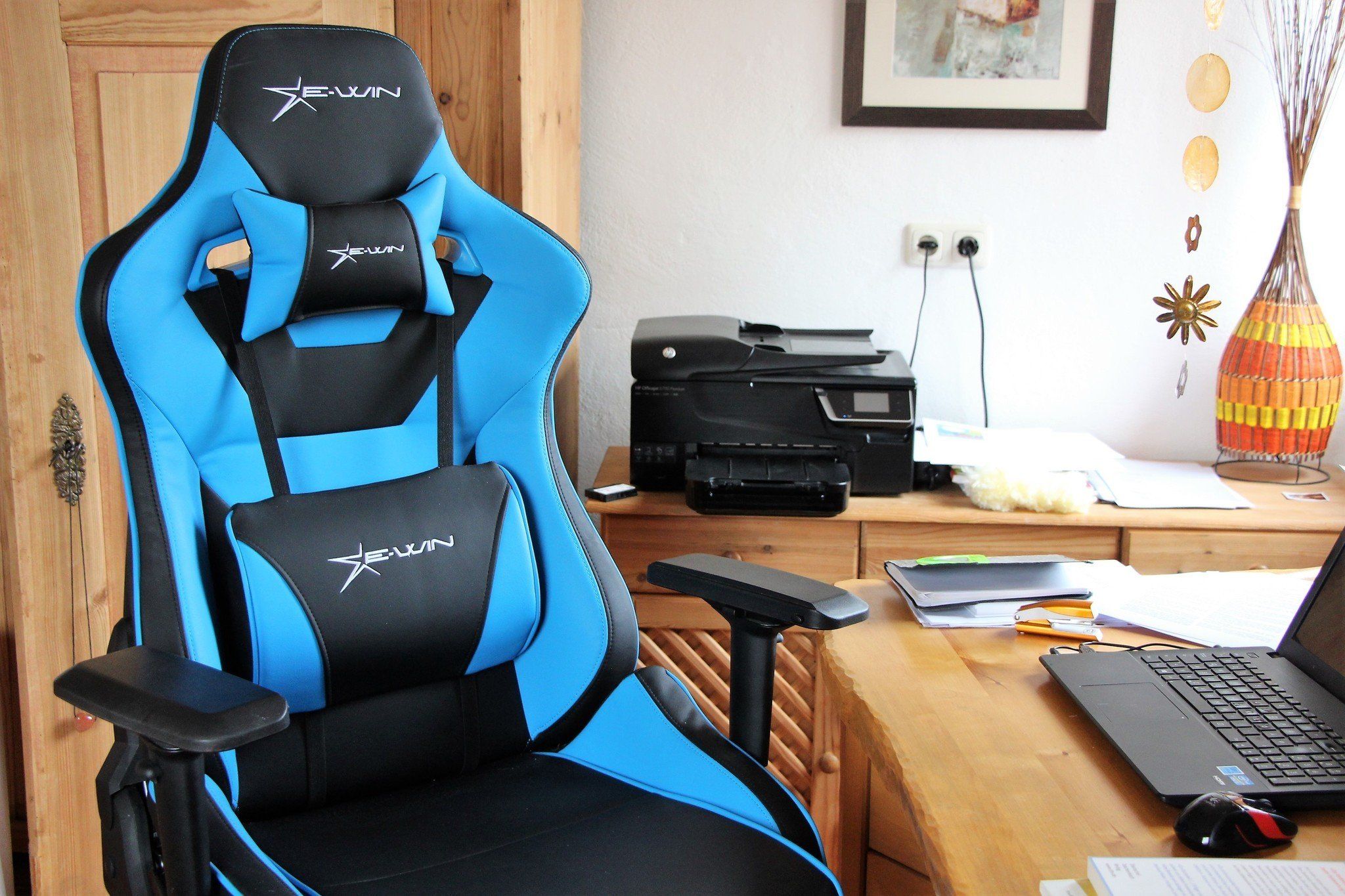 EWin Flash XL gaming chair review: A large seat for comfortable, heavy ...