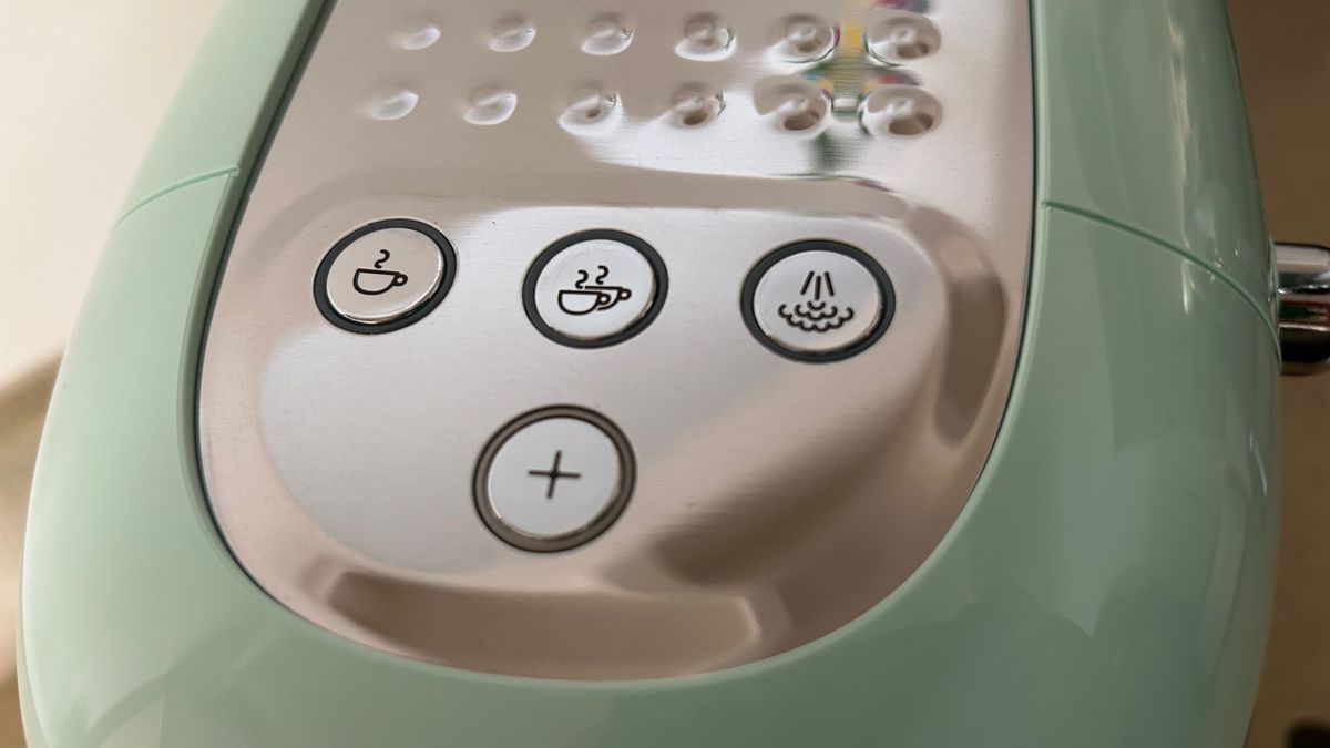 Smeg ECF02 Manual Espresso Coffee Machine review: Smeg upgrades its ...