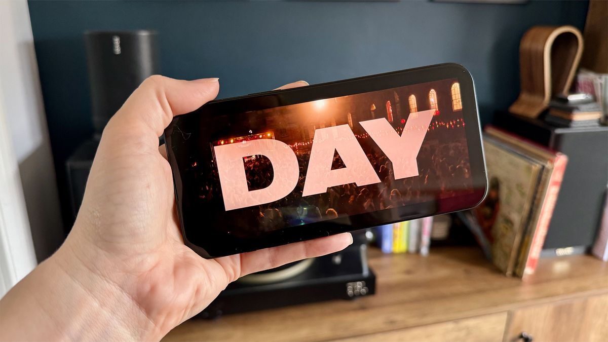 Apple iPhone 15 Plus review: a big-screened phone with a lot to love ...