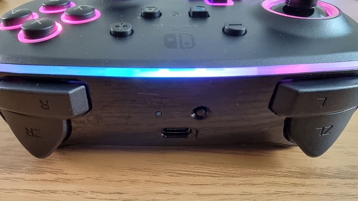 PowerA Enhanced Wireless Controller with Lumectra review - a dazzling ...