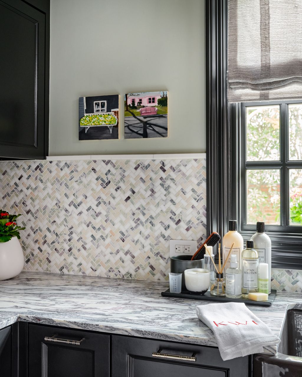 How to use bleach in laundry: for the whitest whites | Homes and Gardens