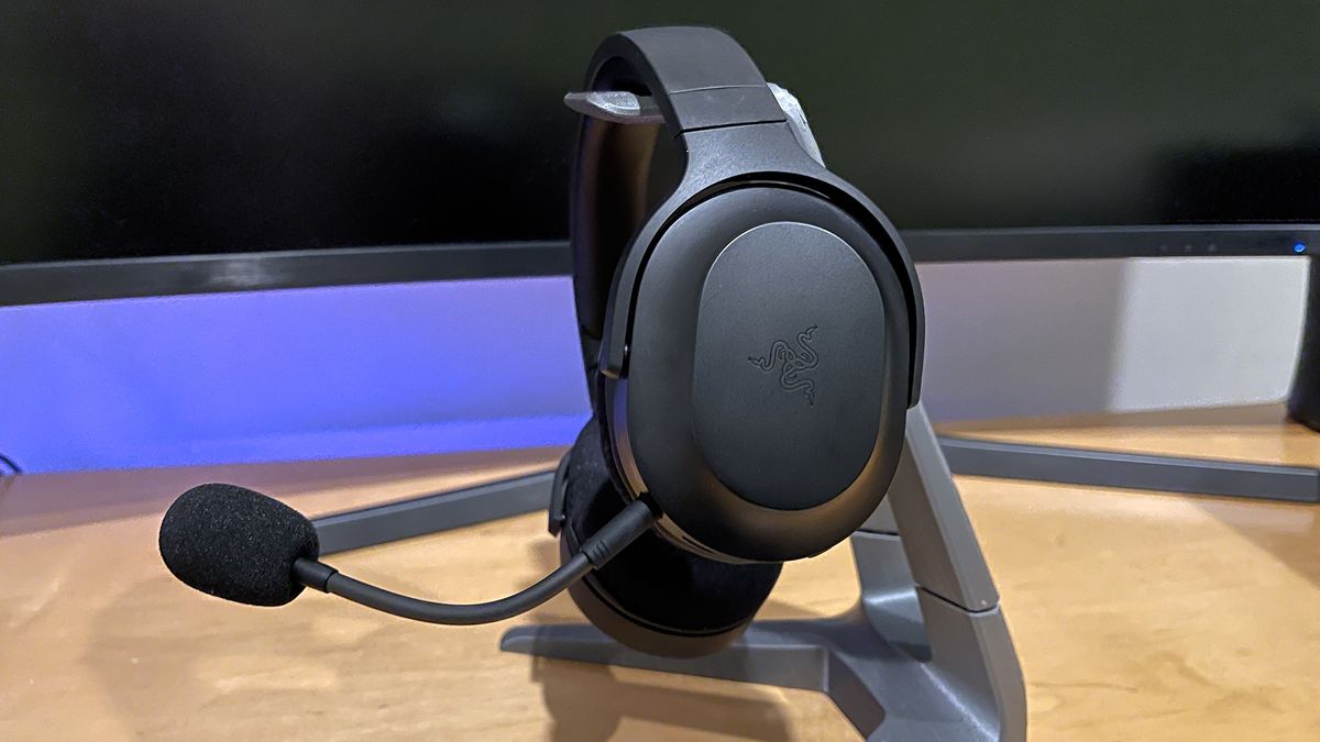 Razer Barracuda X Wireless Gaming Headset Review: Subtle Versatility ...