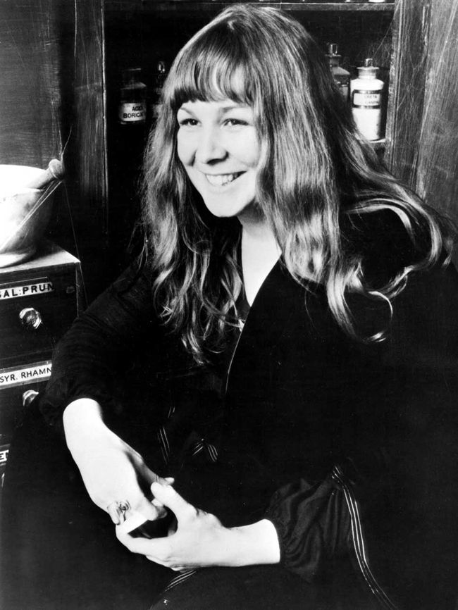 Sandy Denny: the story of one of the most captivating voices of her era ...