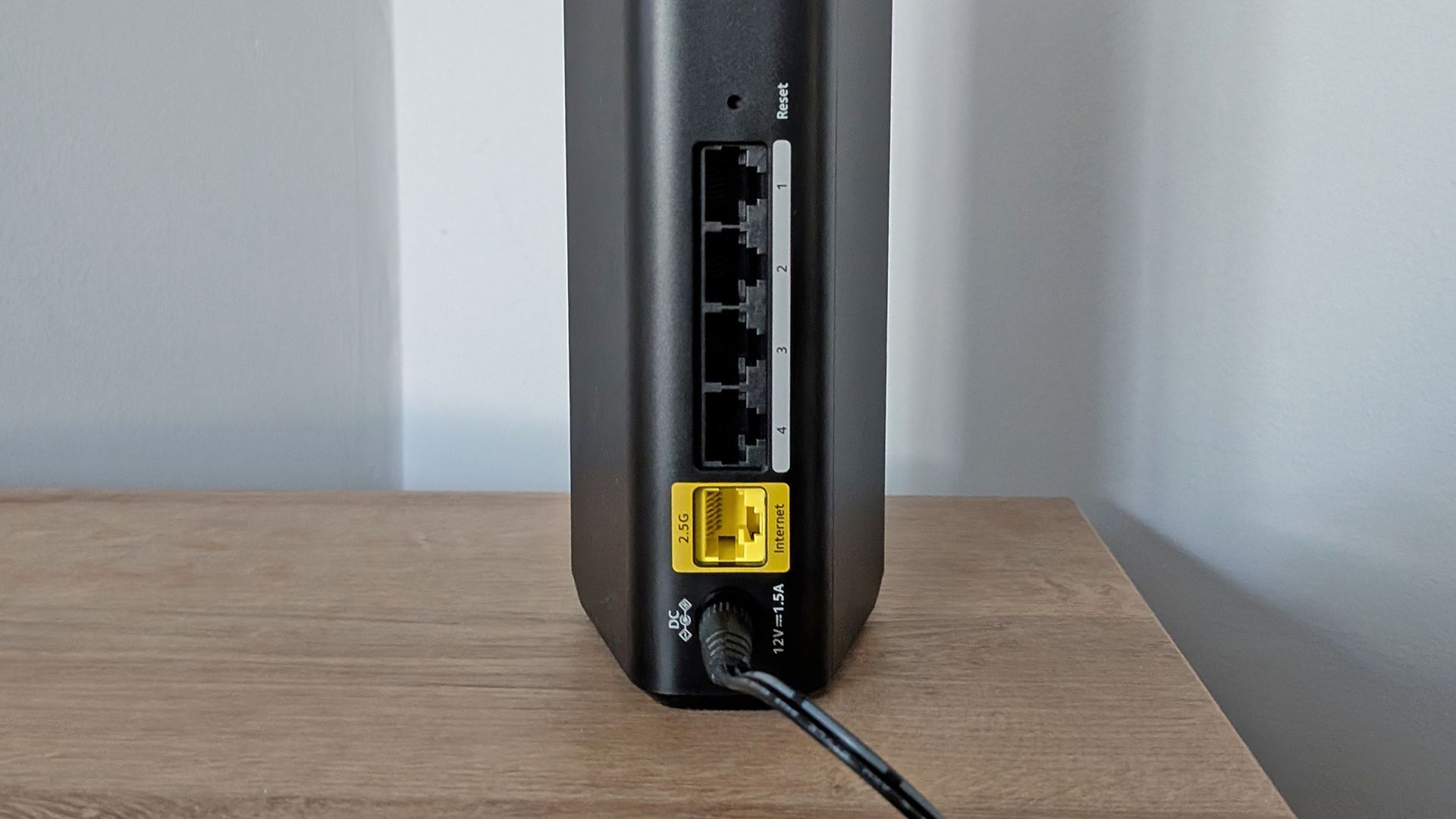 Netgear Nighthawk RS100 review: an affordable, reliable Wi-Fi 7 router | T3