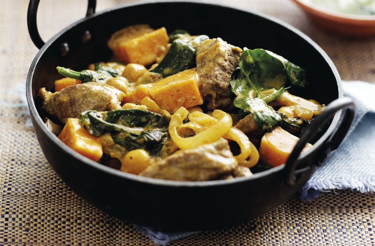 Lamb balti with spinach and chickpeas | Dinner Recipes | GoodtoKnow
