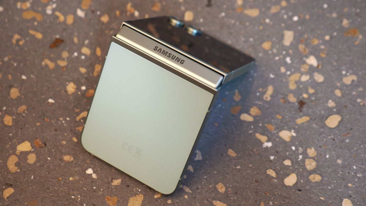 Samsung could buck the foldable trend and make its next Z Flip phone ...