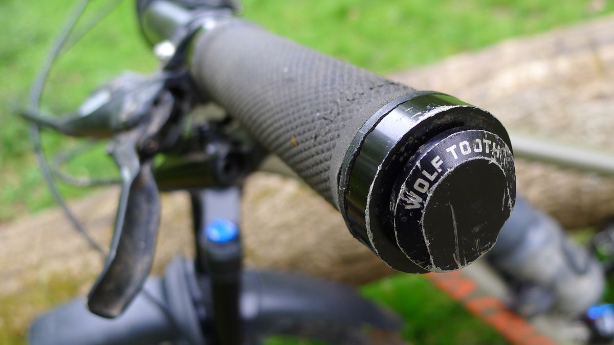 Wolf Tooth Encase System Bar Kit review | Bike Perfect