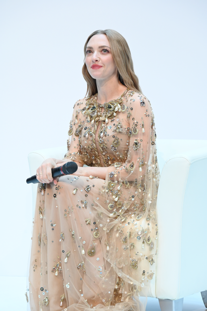 Amanda Seyfried Goes Golden Goddess at Lancome Event in Shanghai ...