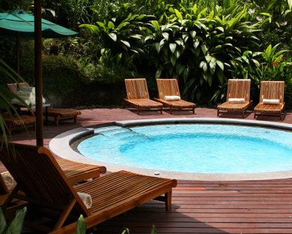 11 swimming pool shapes to consider | Gardeningetc