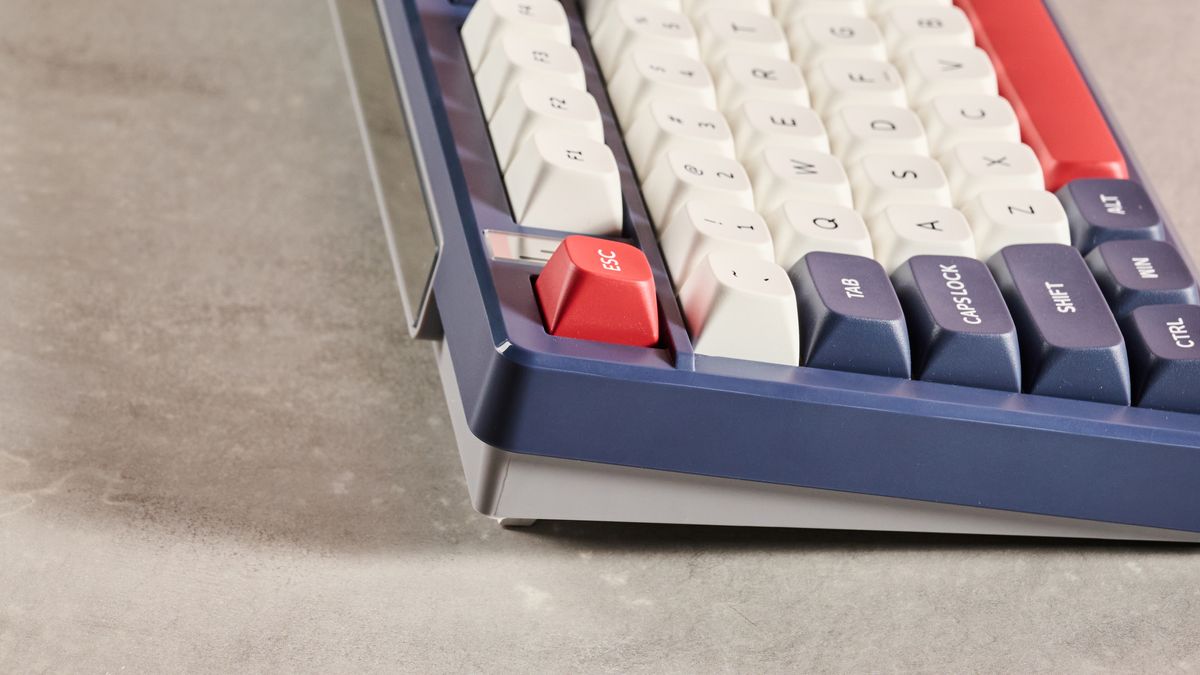 Gamakay TK101 review: impressive connectivity options and mechanical ...