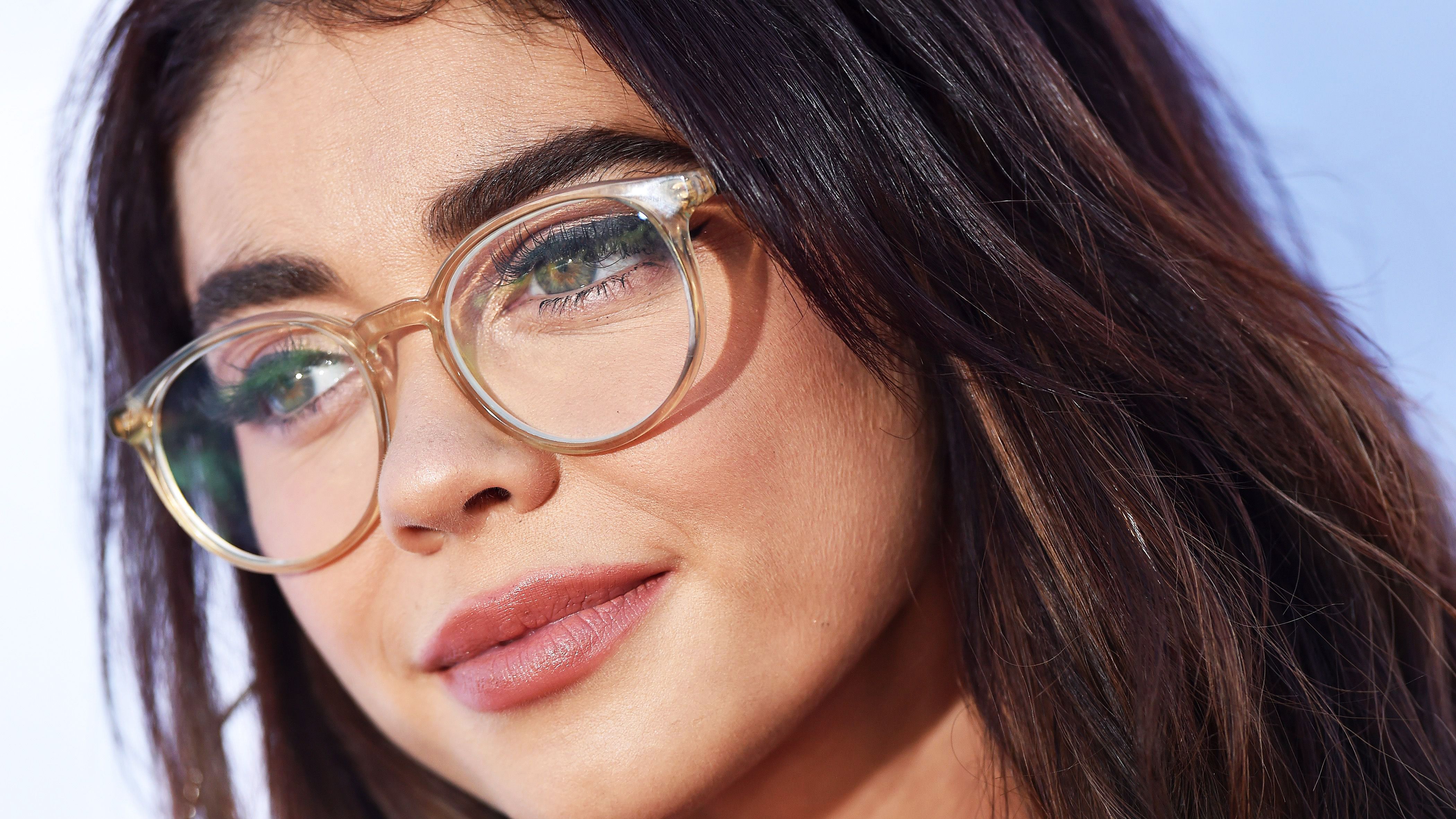 Sarah Hyland Tells Ellen DeGeneres That She Battled Suicidal Thoughts ...